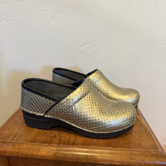 Dansko | Shoes | Womens Dansko Xp Gold Snakeskin Clogs Us 7 Eu 37 ...